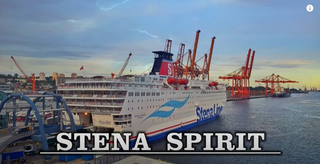 Παρακολουθώντας την φορτοεκφόρτωση του STENA SPIRIT στο λιμάνι της ...