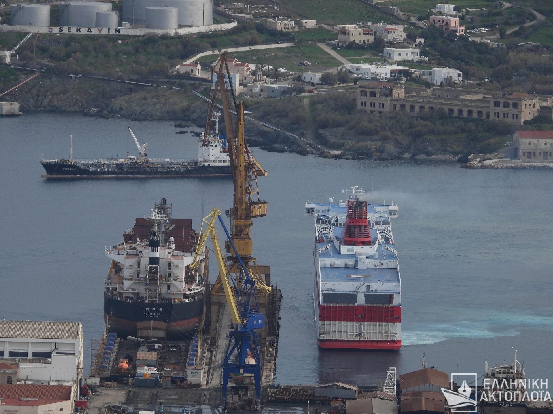 Το FESTOS PALACE στο Νεώριο της Σύρου για εργασίες συντήρησης ...