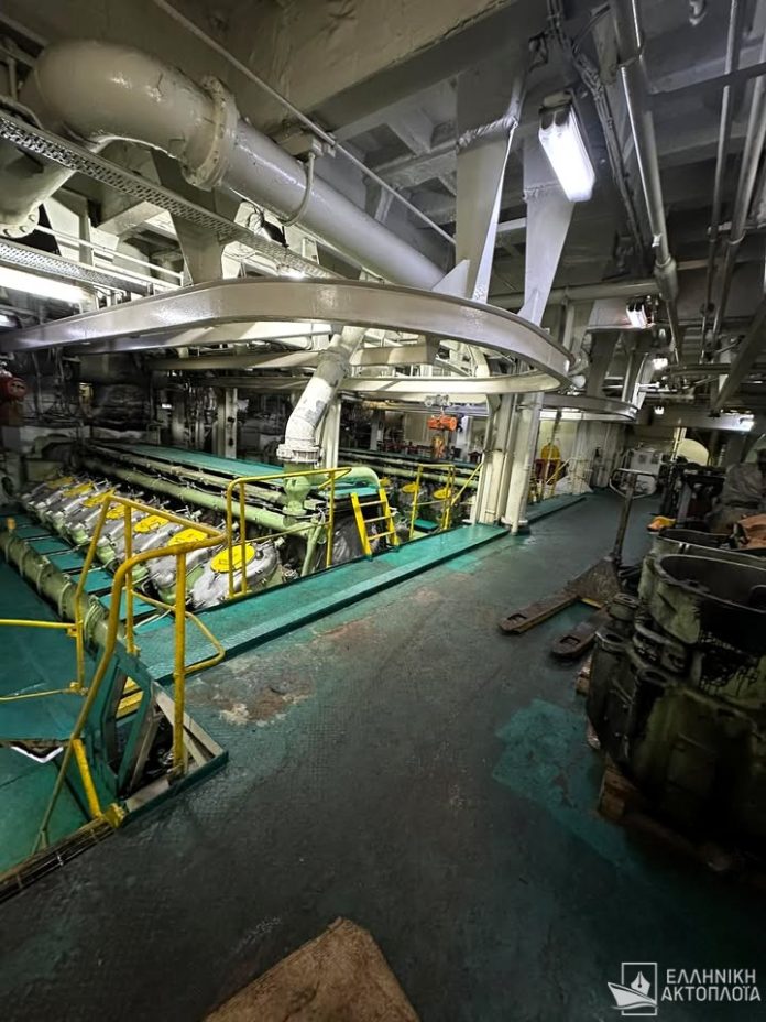 Αναχώρησε για το τελευταίο του ταξίδι το ΚΡΗΤΗ ΙΙ (Photo) - Ελληνική ...